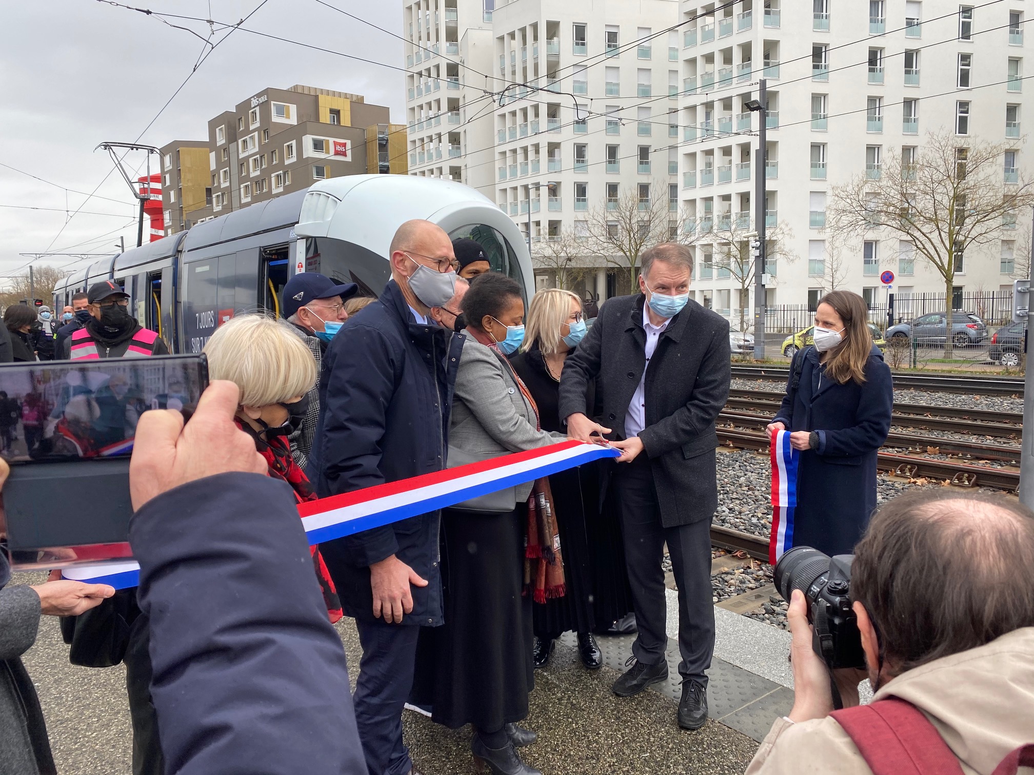 Inauguration de la nouvelle ligne de tramway T7 à Lyon - CeRyX Trafic ...